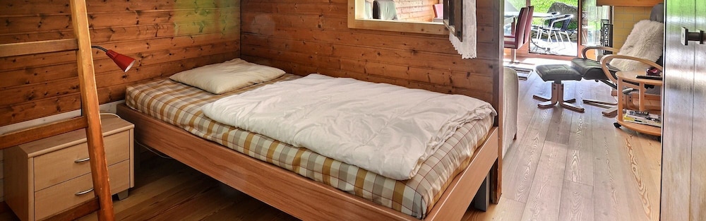 Appartement De Confort Moyen Pour 3 à 4 Personnes, Petit Salon Avec Cheminée, Coin Cuisine Avec Lave - Grimentz