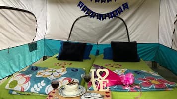 Tenda Tradicional | 1 quarto, minibar com produtos grátis, roupa de cama fornecida