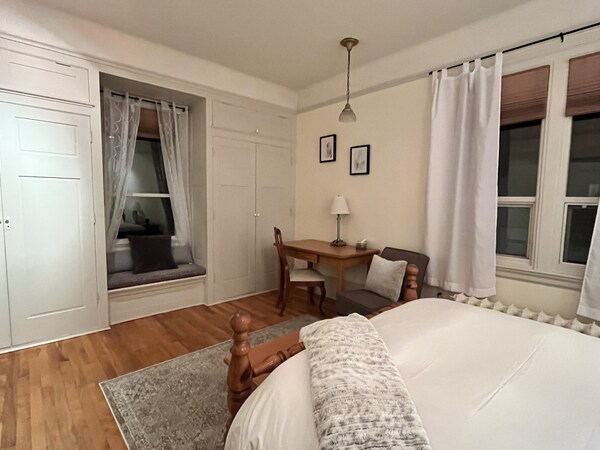 Stirling House Bed & Breakfast - Kelowna