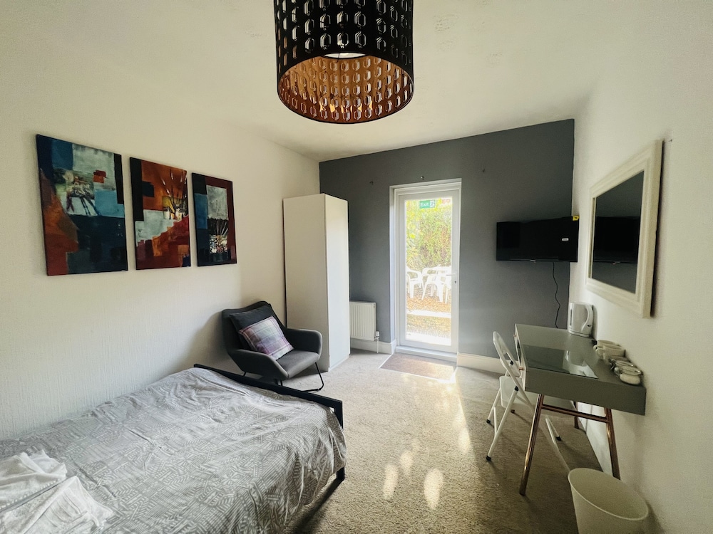 Private Double Room In Shared House - Bournemouth