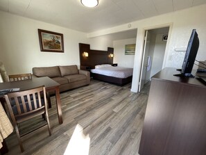 Quarto solteiro básico | Individualmente decorados, individualmente mobiliados, Wi-Fi de cortesia