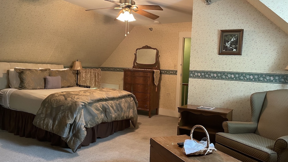 Deluxe Room With Fireplace Room 2 - Wilmington, VT