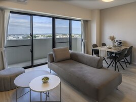 Televisor de ecrã plano de 65 polegadas com canais digitais 