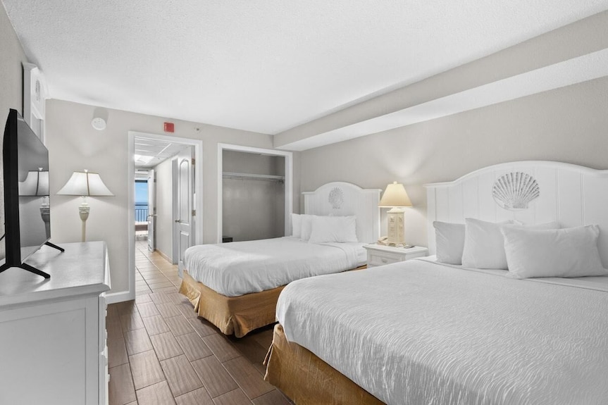 Airy Oceanfront Suite With Breakfast 12th Floor - Myrtle Beach, SC