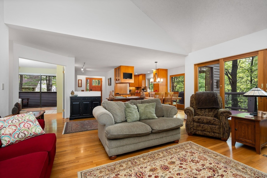 Tree House In The Homestead - Shell Lake, Maple City