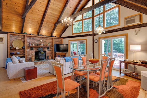 Waterfront Lake Arrowhead Cabin W/ Dock & Fire Pit - Limerick, ME