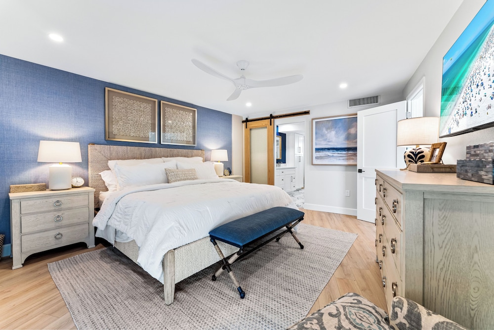 Beautiful Beach View Condo At Crystal Sands on Siesta Key! - Siesta Key ...