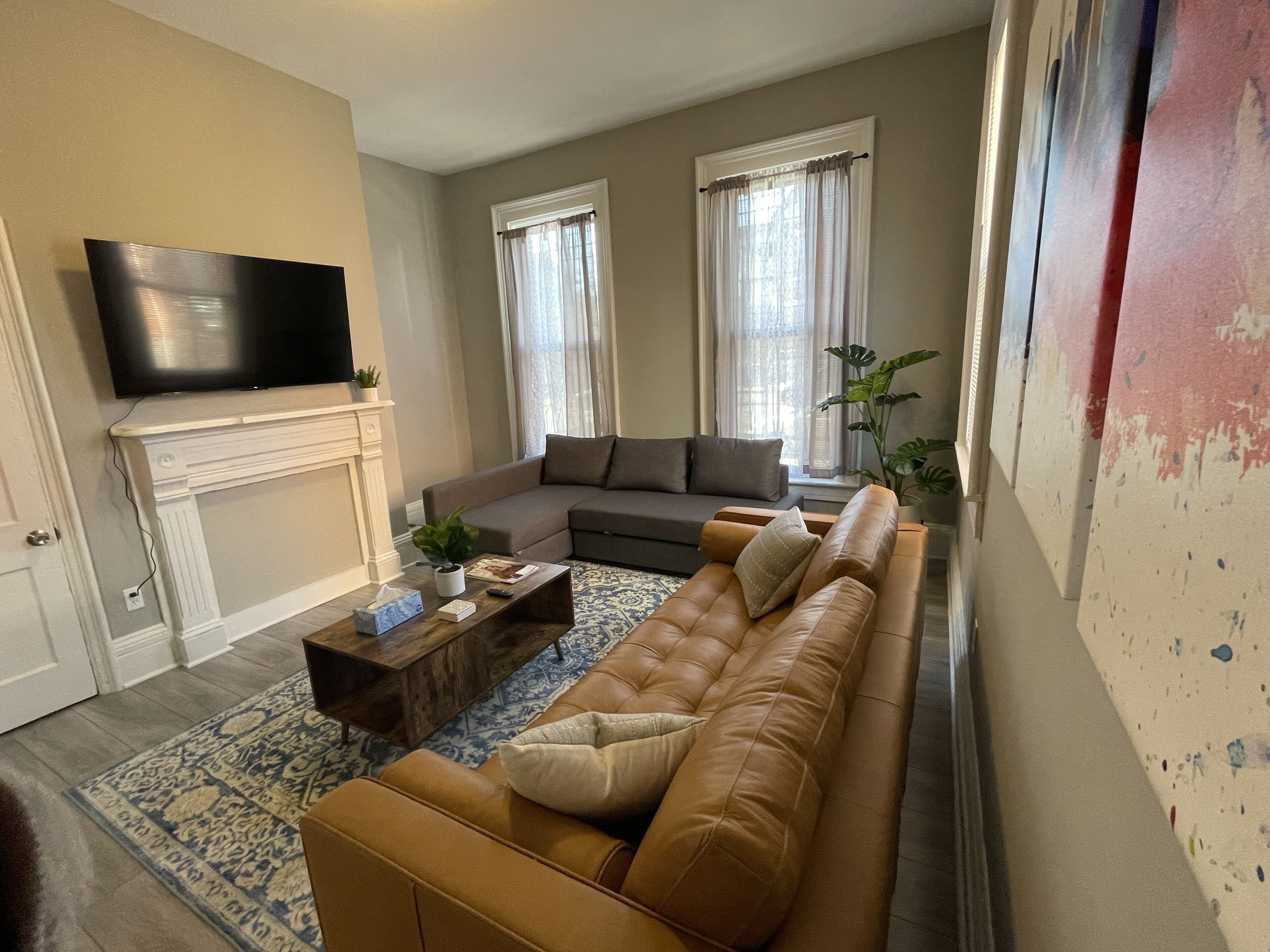 Super Close To The Madison <Perfect For Wedding Guests> + 2 Free Parking Spots! - コビントン, KY