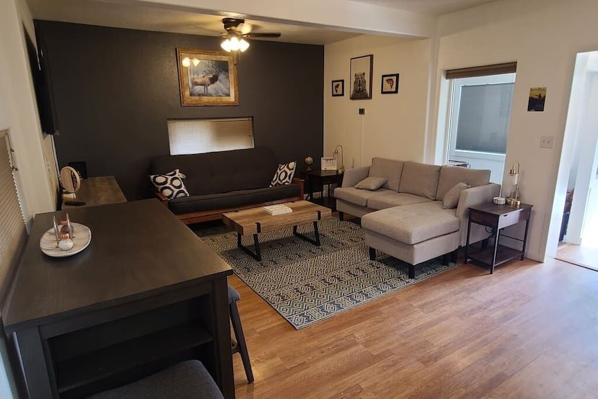 Cheerful 2 Bedroom Home With Indoor Fireplace. - Lewiston, ID