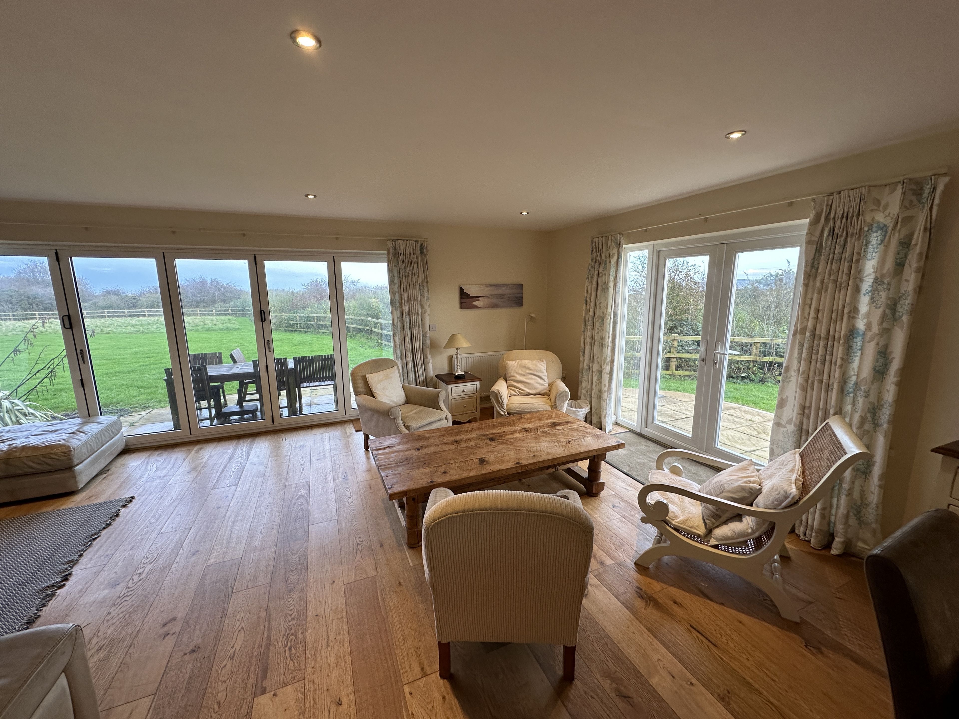 Stunning Seaview Coastal Cottage - Sleeping 8 In 4 Bedrooms - Pool And Beach Access Included. - Filey