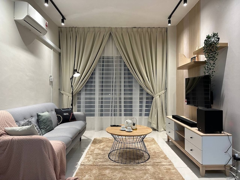 Ezhome Adelena Bayu Residence Homestay - Kuala Lumpur Airport (KUL)