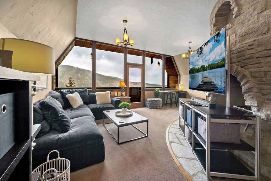 Summer At Schweitzer | Mogul Hill Chalet | Hot Tub - Idaho