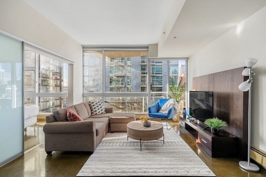 Wonderful & Welcoming Dt Views Ac Parking Sleeps4 - Mount Royal University