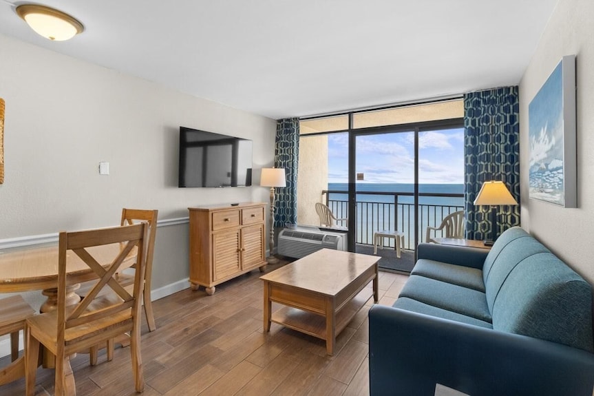 Roomy Oceanfront Ste Includes Breakfast 16th Flr - North Myrtle Beach, SC