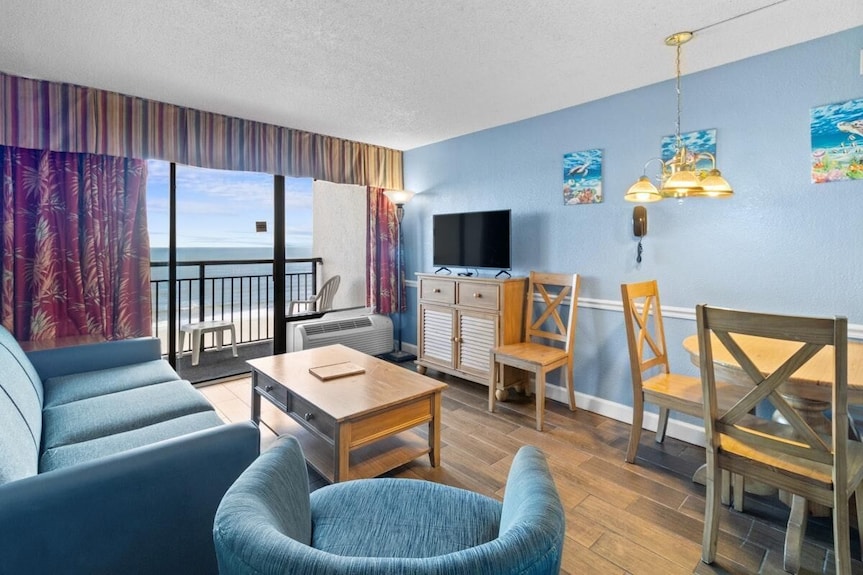 Spacious Oceanfront Ste Includes Breakfast 6th Flr - Myrtle Beach, SC