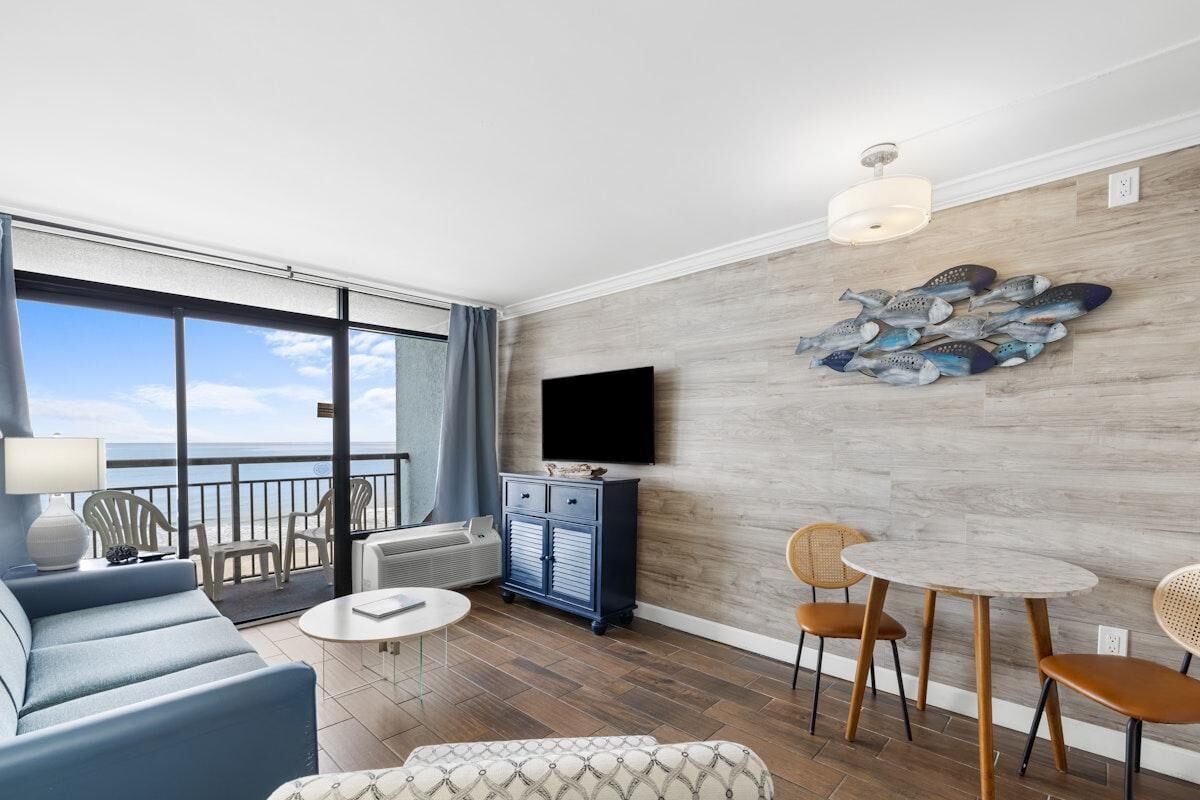 Mesmerizing Oceanfront Suite: 6th Flr W/ Breakfast - Myrtle Beach