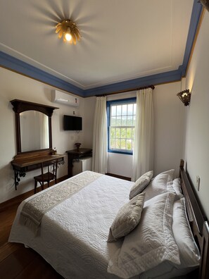 1 quarto, escrivaninha, Wi-Fi de cortesia