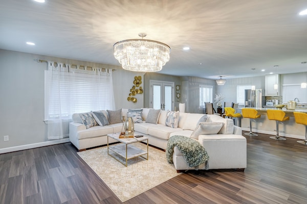 Silver Springs Home: Walk To Downtown! - Silver Spring, MD