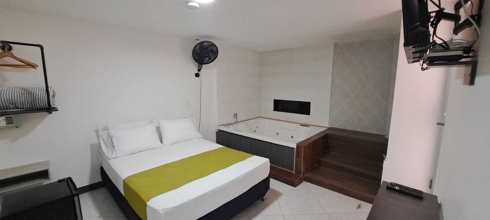 Casa Jerusalén En Laureles, La Mejor Zona Turística, Gastronómica De Medellín - Copacabana