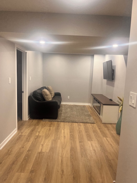 Darlingtons Basement Suite! - Bowmanville