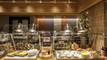 Pequeno-almoço tipo buffet diário (2000 JPY por pessoa)
