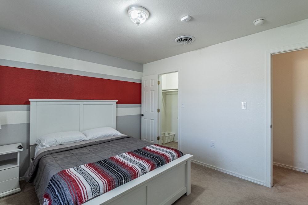 Northern New Mexico Home Perfectly Located! - Bloomfield, NM