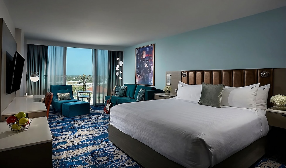 Unwind And Indulge In Our Oasis! 4 Relaxing Units W/ City View, Outdoor Pool - Ormond Beach, FL