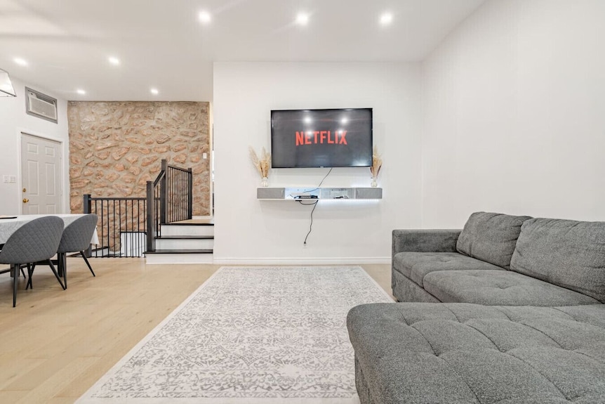 Cozy House W/ Free Parking In Central Mtl - Pointe-Claire