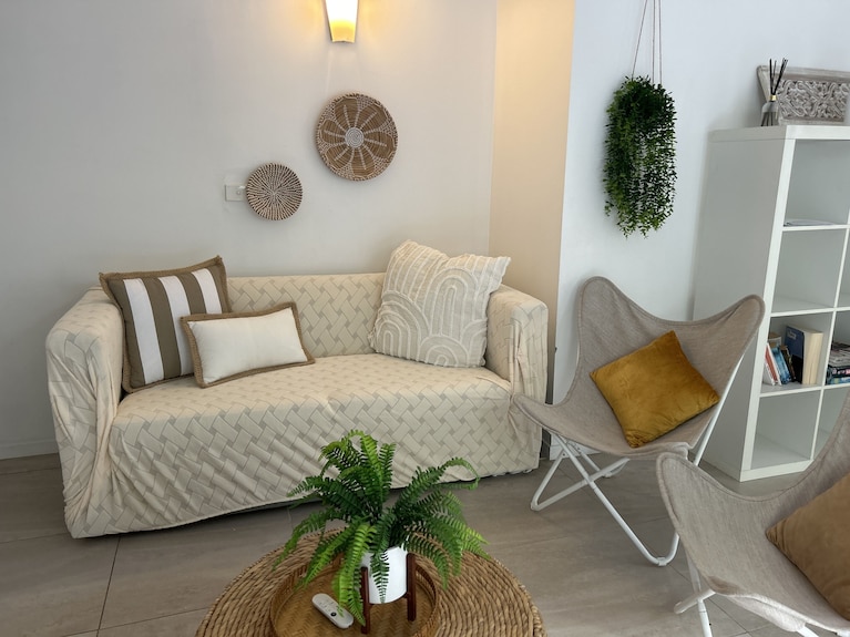 Mermaid Beach Pet-friendly Cottage - Walk To The Beach, Cafes, And Woollies. - 黃金海岸