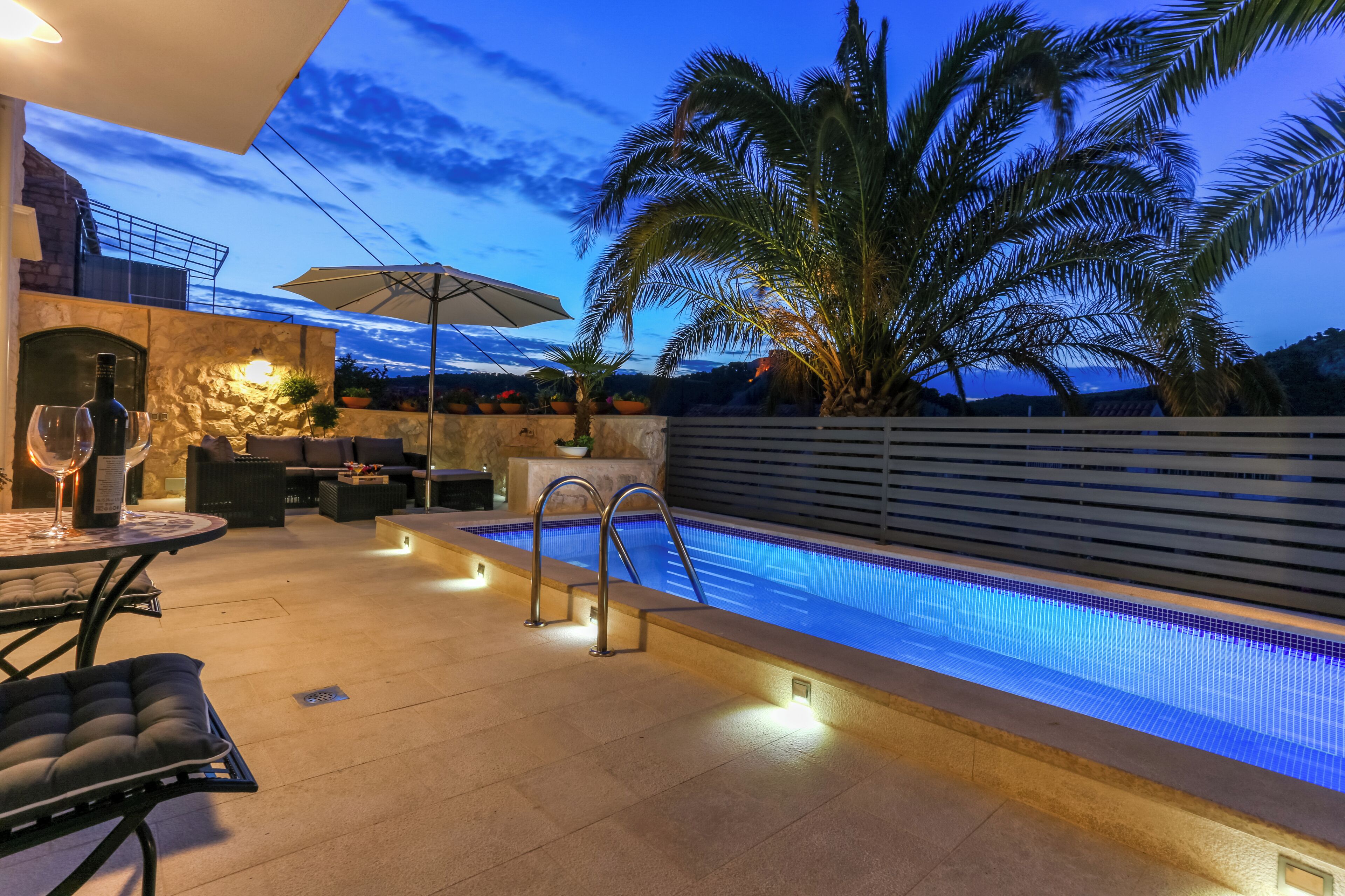 Luxury Apartment With Swimming Pool | Terraço/pátio