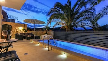 Luxury Apartment With Swimming Pool | Terraço/pátio