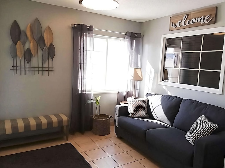 3 Homey Suites For Family To Enjoy! Explore Pappajohn Sculpture Park! - West Des Moines, IA