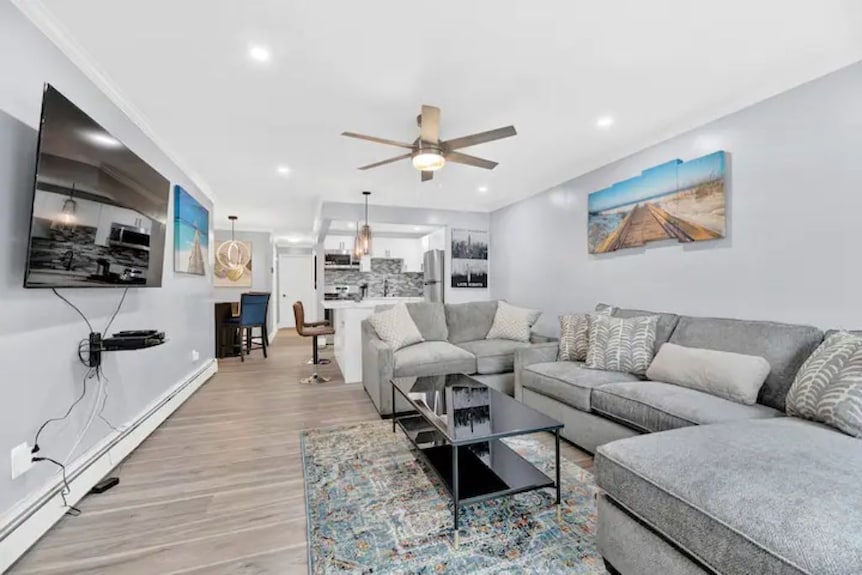 Cozy Beach Getaway: - Rockaway Beach