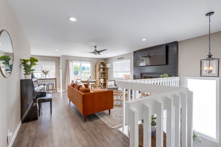 Beachy Farmhouse Family Retreat - San Clemente, CA