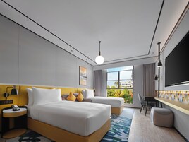 Quarto, 2 camas individuais, vista para a montanha | Roupa de alta qualidade, edredões de penas, camas de colchão pillowtop 