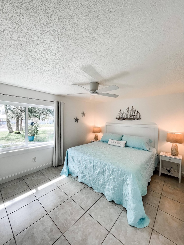 Walk To Historic Downtown, 6 Minute Drive To Beach, Amphitheater 5 Minute Drive - St. Augustine, FL