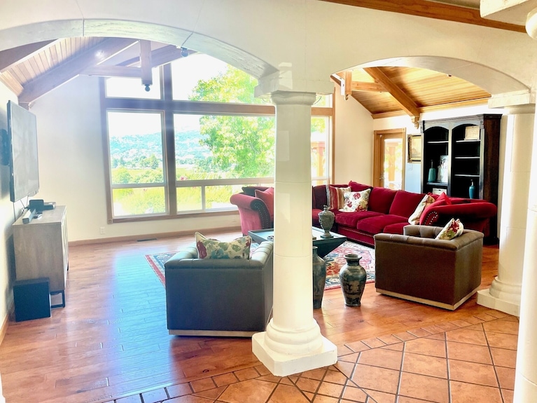 Vezer Family Vineyard Private Estate. Endless Views Of Vineyards, Hillsides. - Fairfield, CA