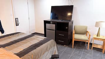 Quarto, 1 cama Queen, para não fumantes | Individualmente mobiliados, Wi-Fi de cortesia, roupa de cama