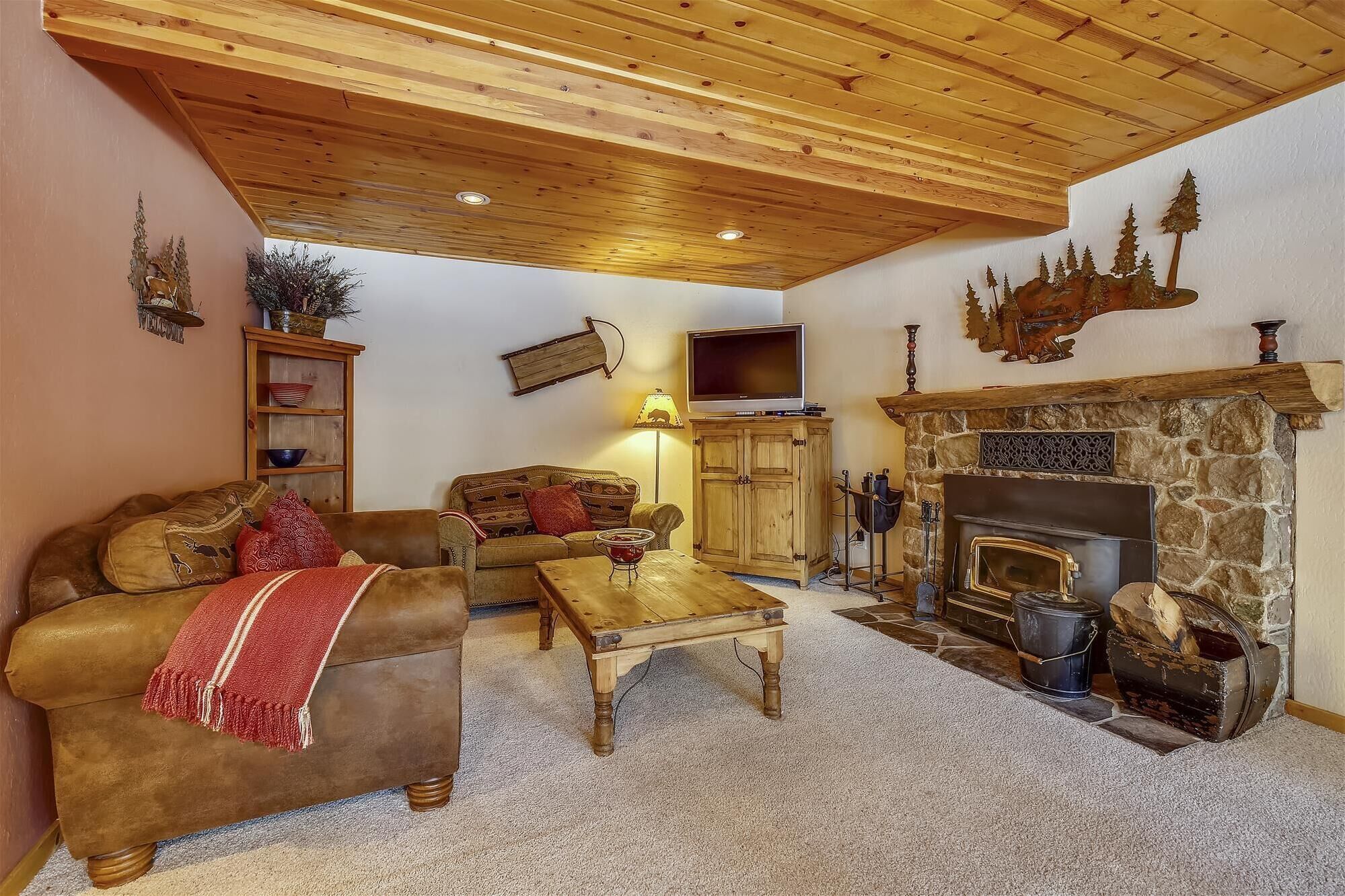 Walk To Tahoe Park Private Beach, Hot Tub, Dogs Ok- Cedar Crest - Tahoe City