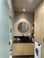 Cabana de Madeira Familiar | Casa de banho | Chinelos