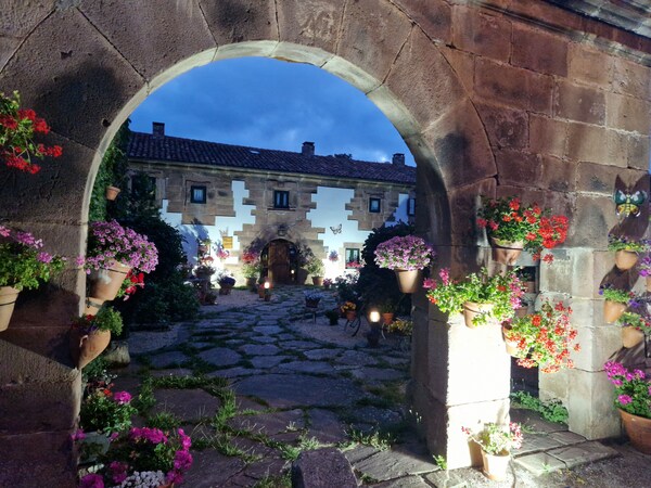 Hotel La Casona De Barrio - Cantabria