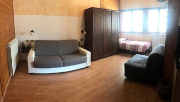 Estúdio básico | Escrivaninha, Wi-Fi de cortesia