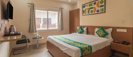 Quarto Duplo ou Twin Standard, varanda | Cofre no quarto, secretária, ferro/tábua de engomar, camas desdobráveis