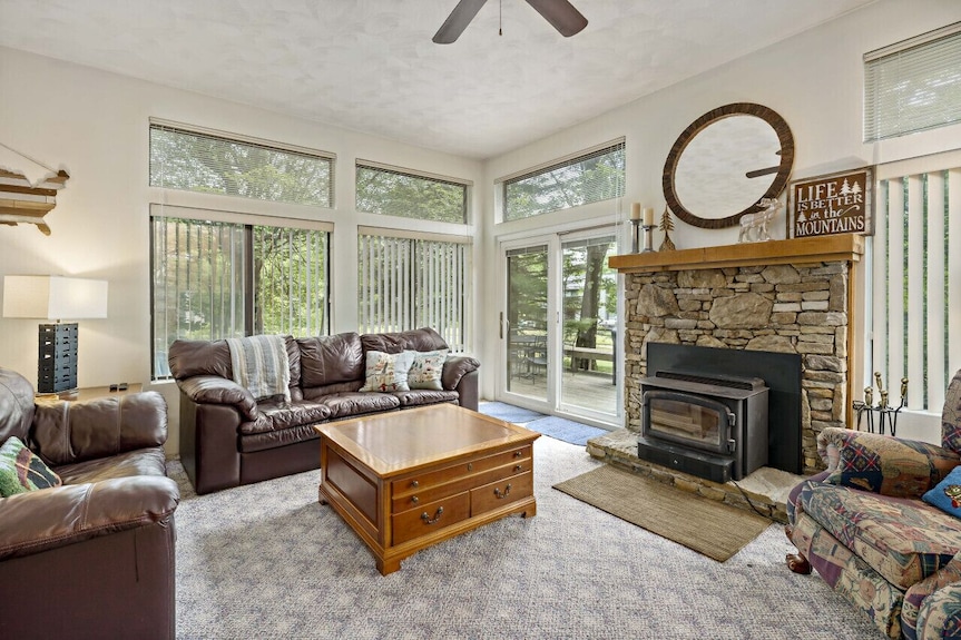 ️ Deckside Tranquility | Pondside Winter Haven | Short Walk To Shuttle - Pennsylvania