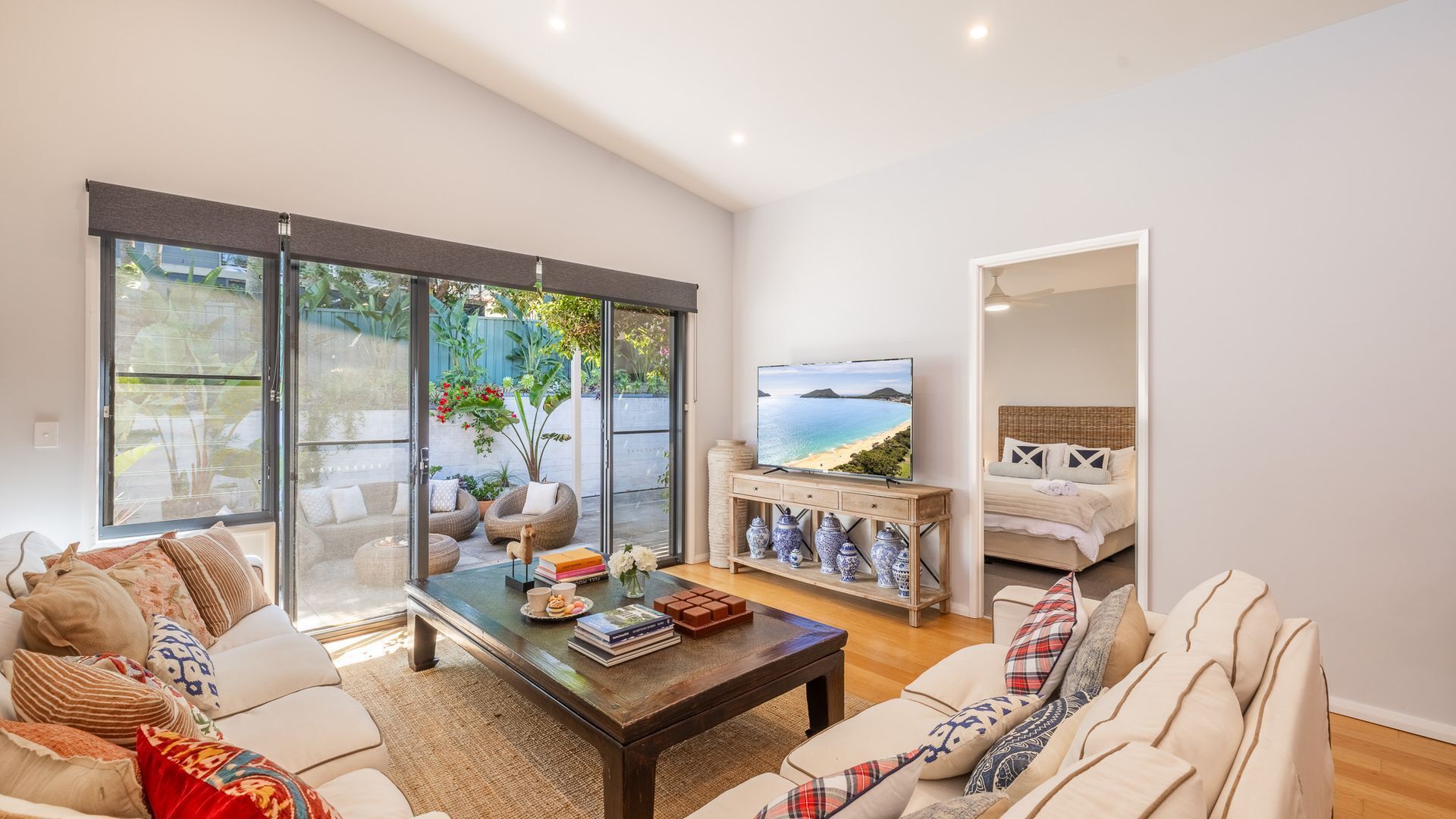 6a Hough Street - Sophisticated Pet Friendly Home With Air Con, Wi-fi And Linen Provided - Nelson Bay