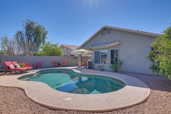 Golf Course View + Pool: Serene Glendale Home - Glendale, AZ