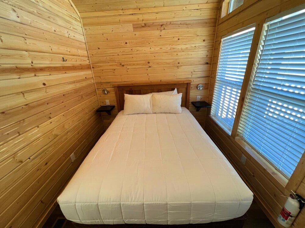 092 Tiny Home Near Grand Canyon South Rim Sleeps 8 - Arizona