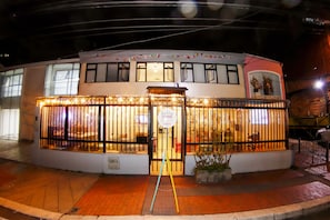 Fachada da propriedade