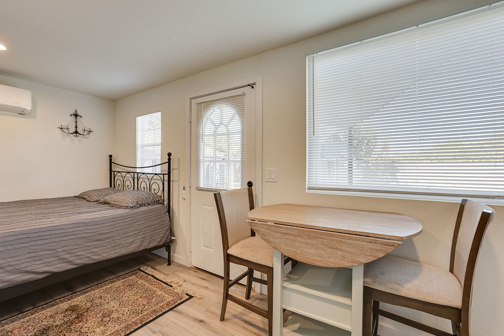 Modern Tiny Home ~ 5 Mi To Downtown Phoenix! - Phoenix, AZ