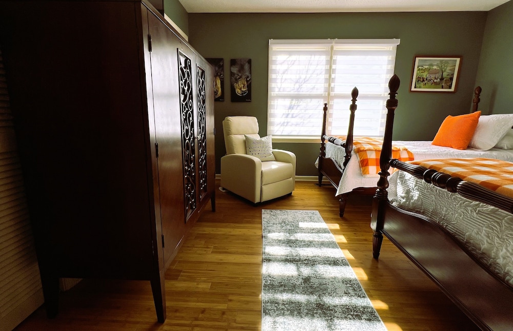 Treehouse Serenity, Access To Rb Resort Amenities, Dog Friendly. - Lake Lure, NC